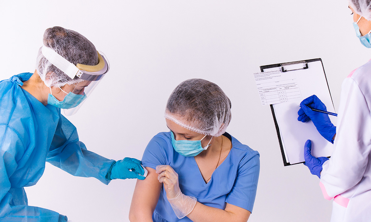 Implementing mandatory COVID‐19 vaccination for Australian aged care ...